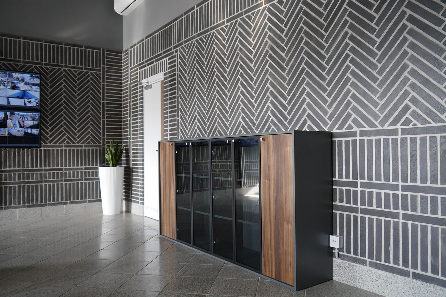 DESIGN OF THE SECURITY ROOM